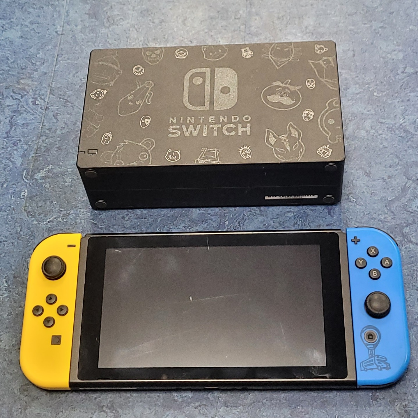 Pre-owned Nintendo Switch Nintendo Switch: Fortnite Edition - Own4Less